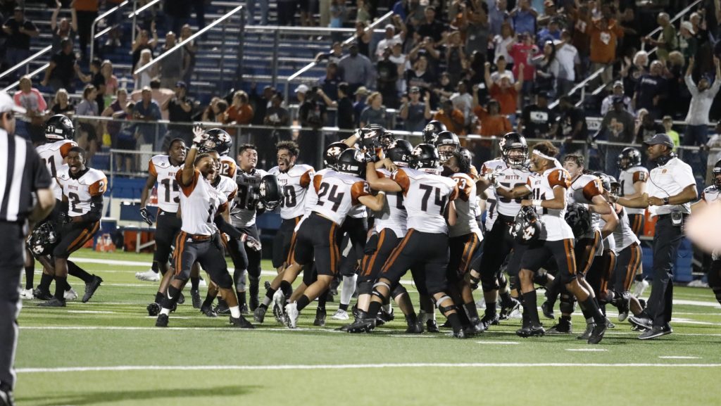 Hutto Edges Georgetown Thanks To Last Second Field Goal | Texas HS Football