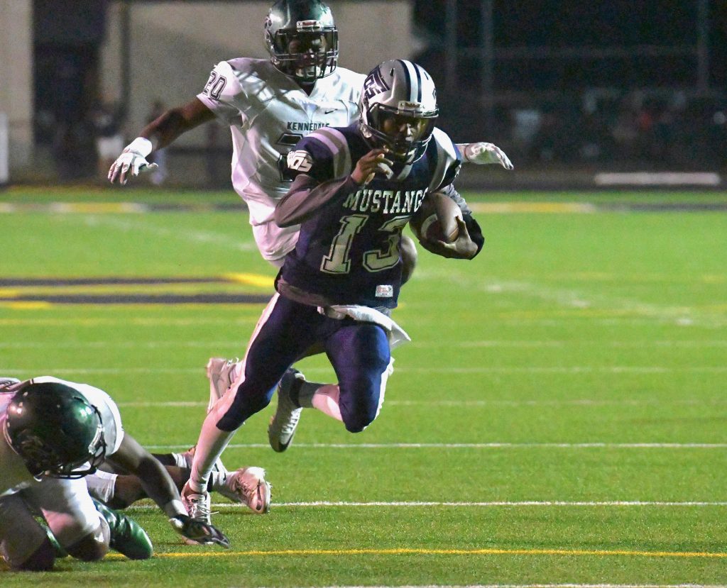 West Orange-Stark survives Kennedale upset bid, keeps state’s longest ...