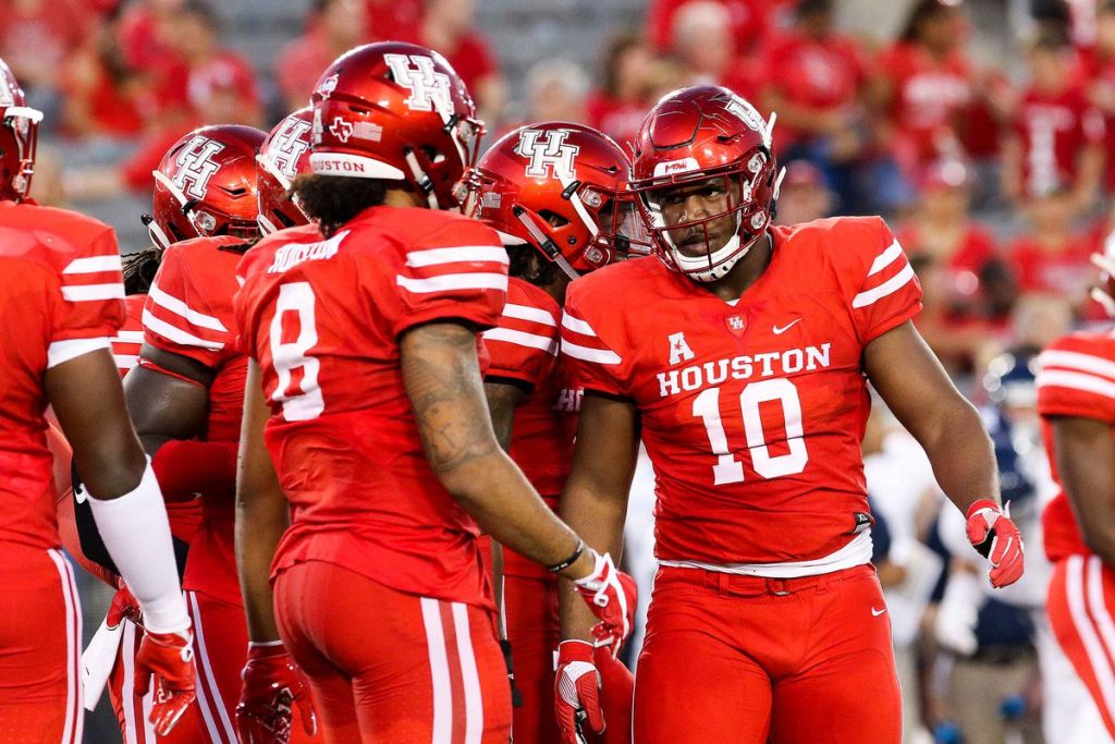 Houston DL Ed Oliver Takes Home Outland Trophy | Texas HS Football