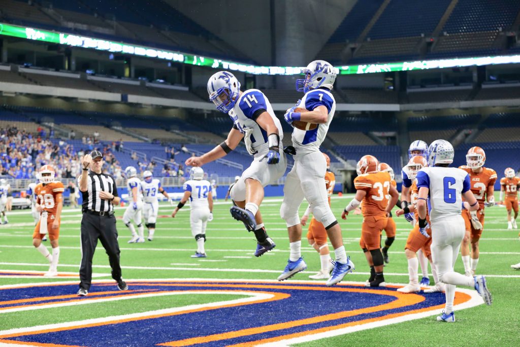 McCallum Uses Second Half To Quiet Coyotes | Texas HS Football