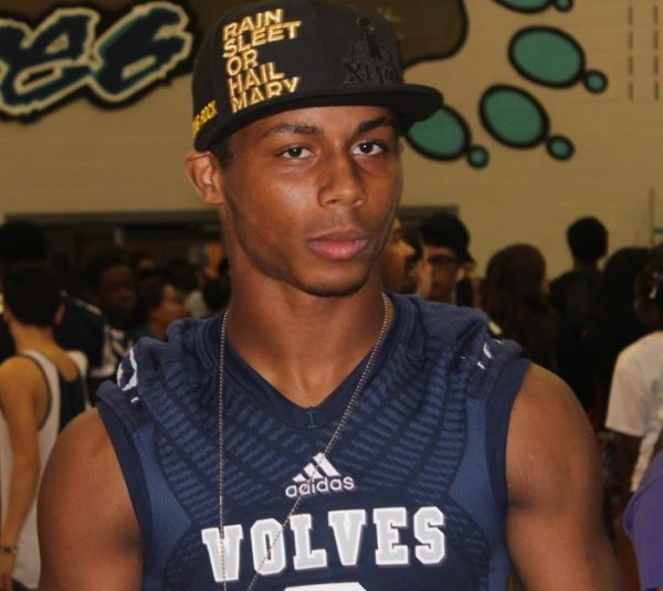 Son of Notre Dame, NFL Legend Rocket Ishmail Slated to Join Wyoming for ...