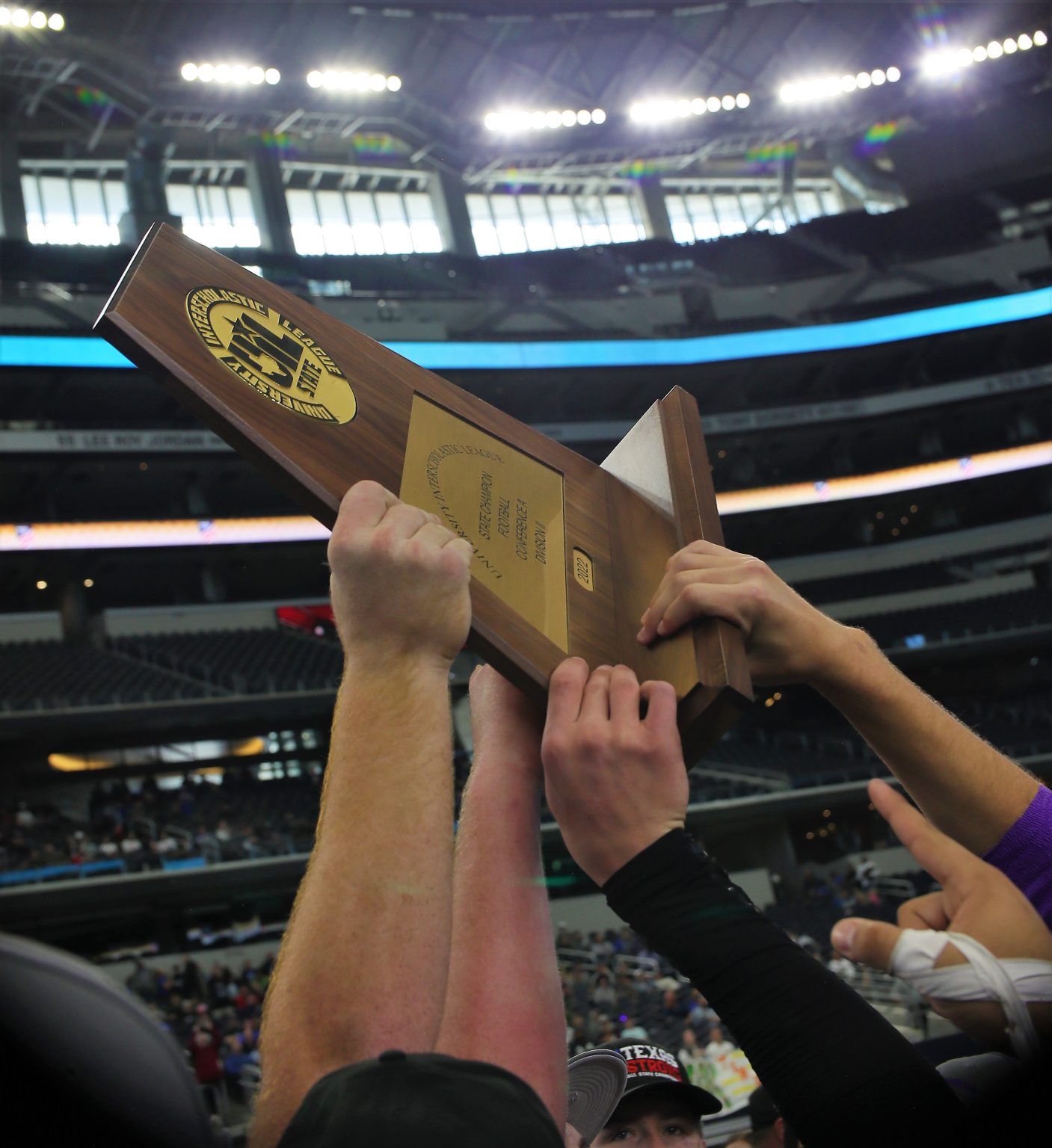 Grayson Rigdon, Benjamin Blow by Loraine in 1A D2 Title Game