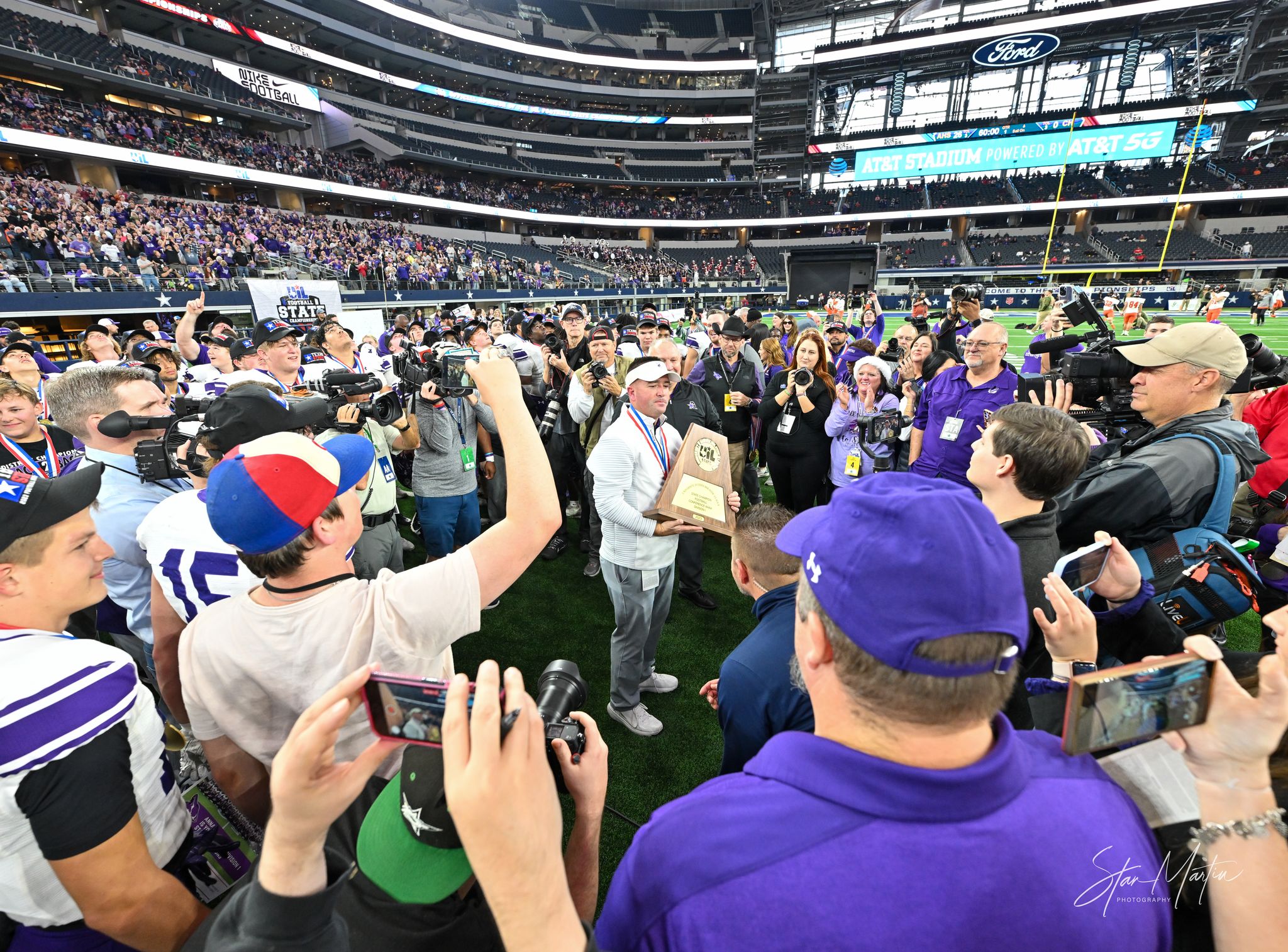 Anna Coyotes Win First State Championship 26-0