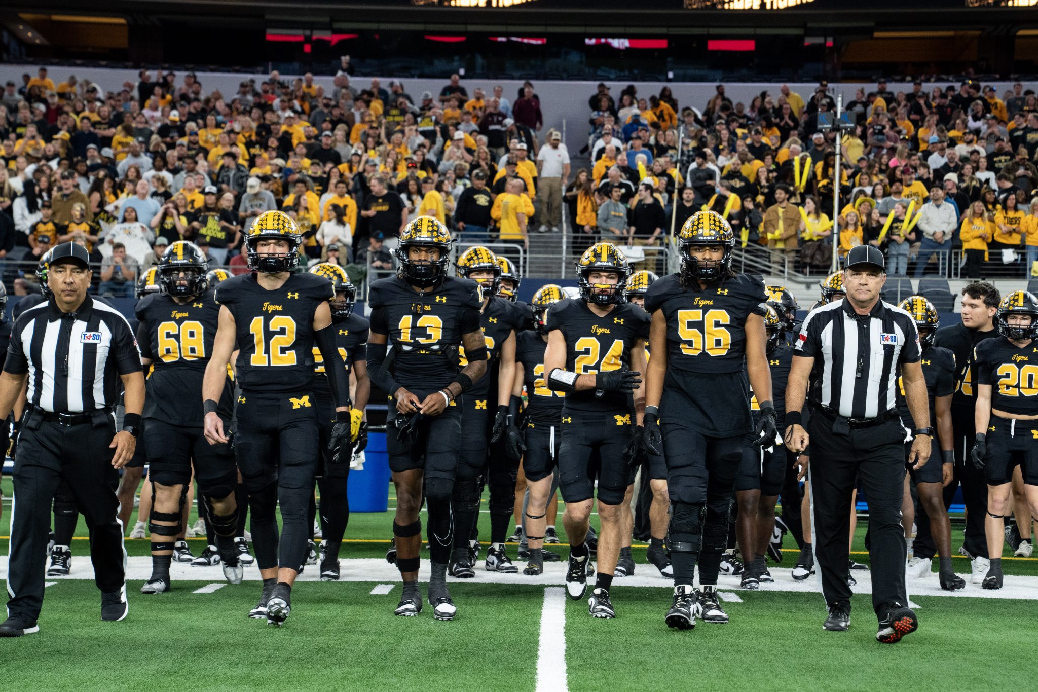 Columbus Dominates Malakoff for 3A Division I Title